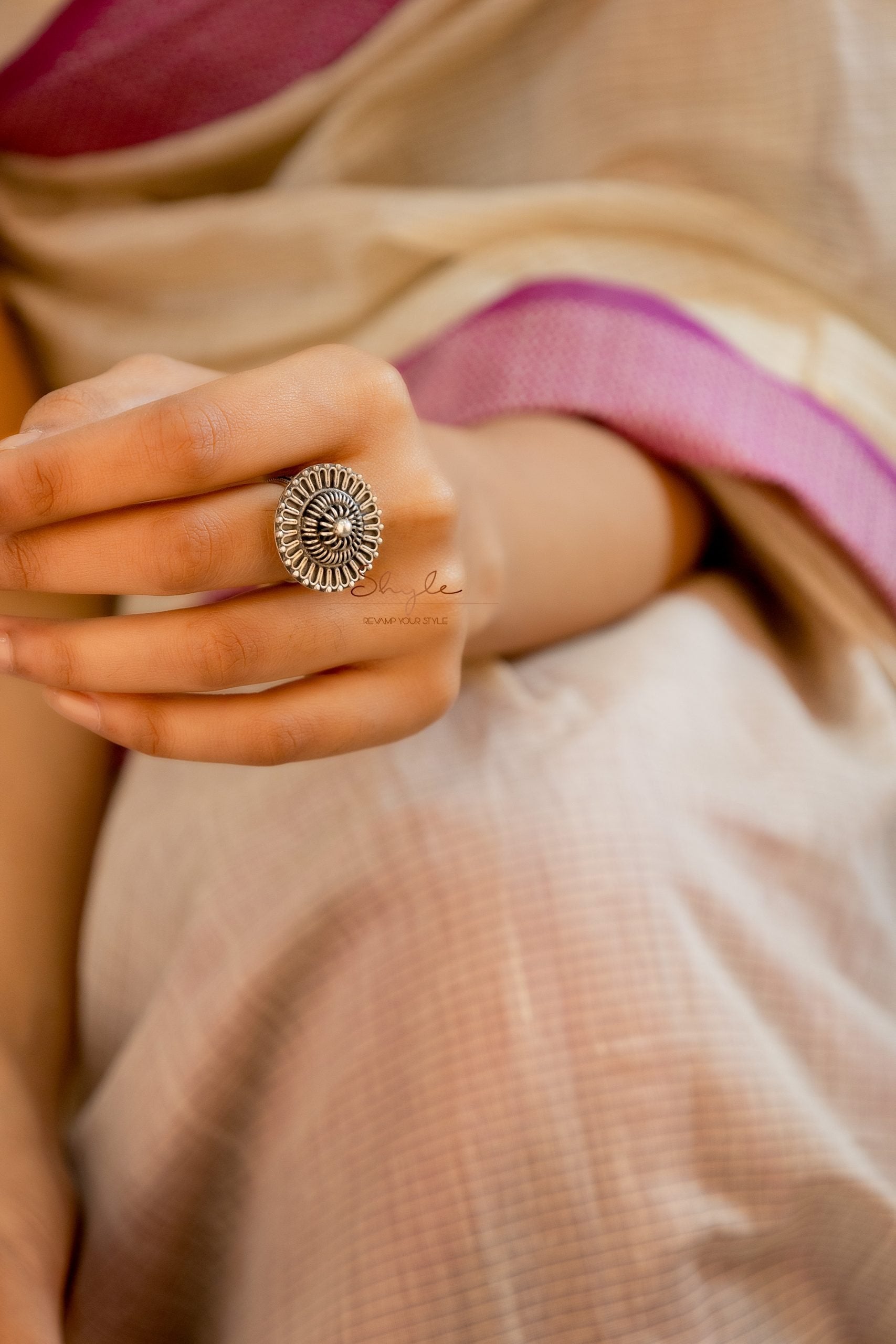 Adya Intricate Motif Sequence Classic Ring