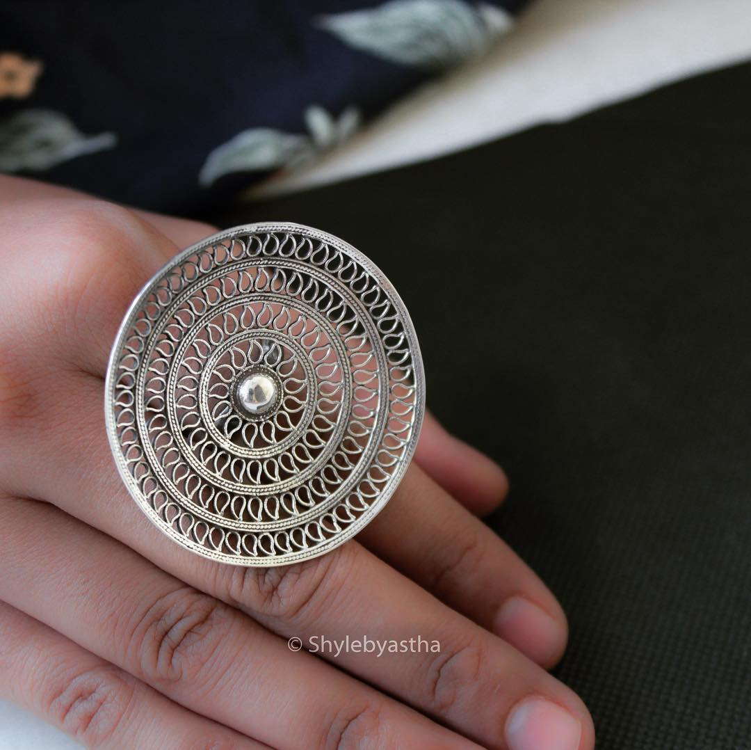 Anvaya Concentric Carved Ring