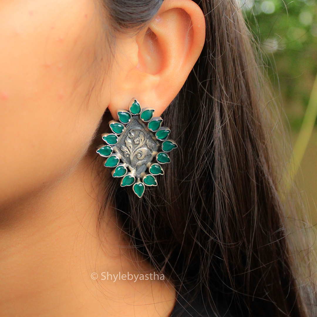 Essence Green Kite Studs