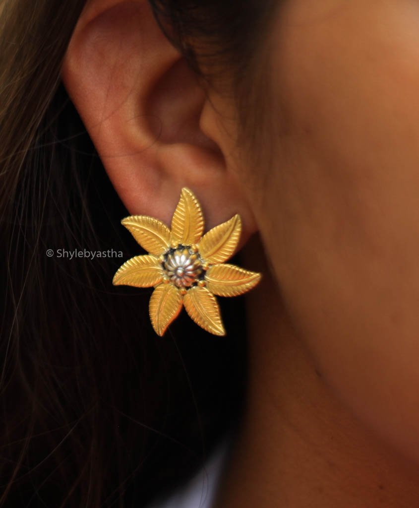 Adya Dual Tone Flower Studs