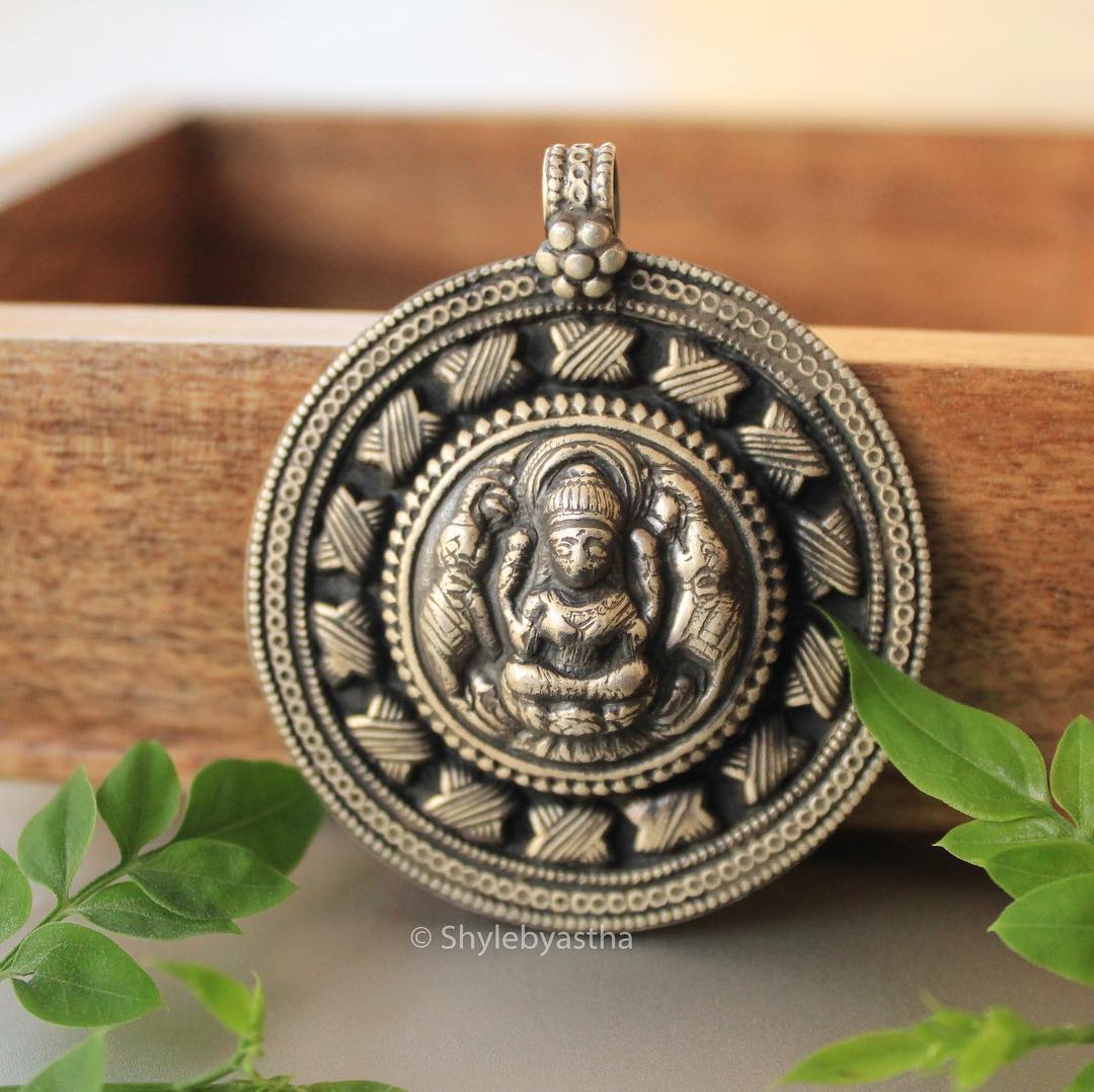 Anvaya Ma Laxmi Embossed Pendant