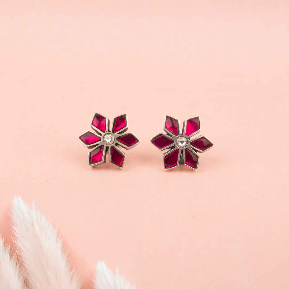 Moh Raani Kundan Phool Stud Earring