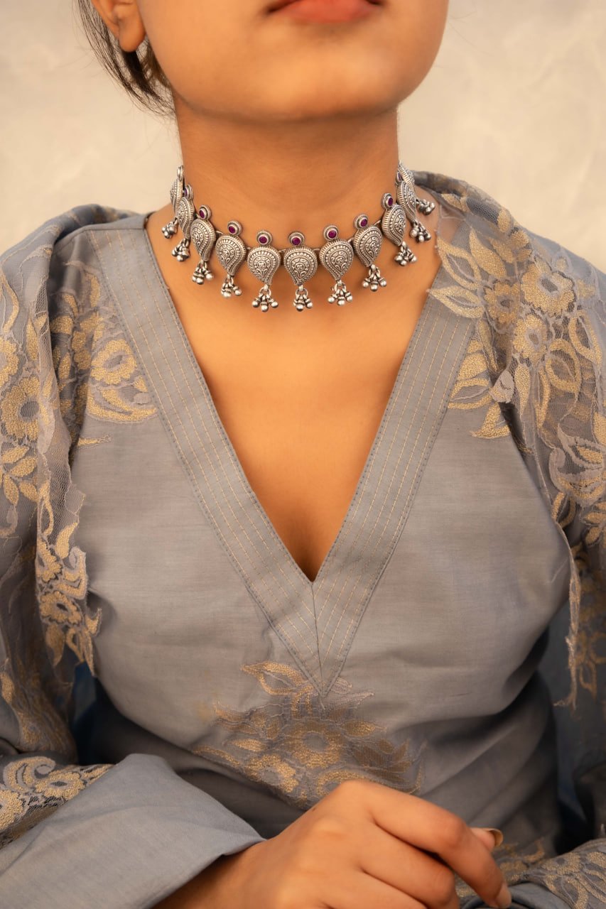 Mizoya Intricate Ghughri Drop Carry Motif Choker