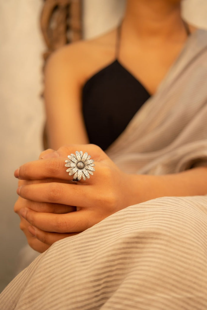 Moh Intricate Sunflower Statement Ring